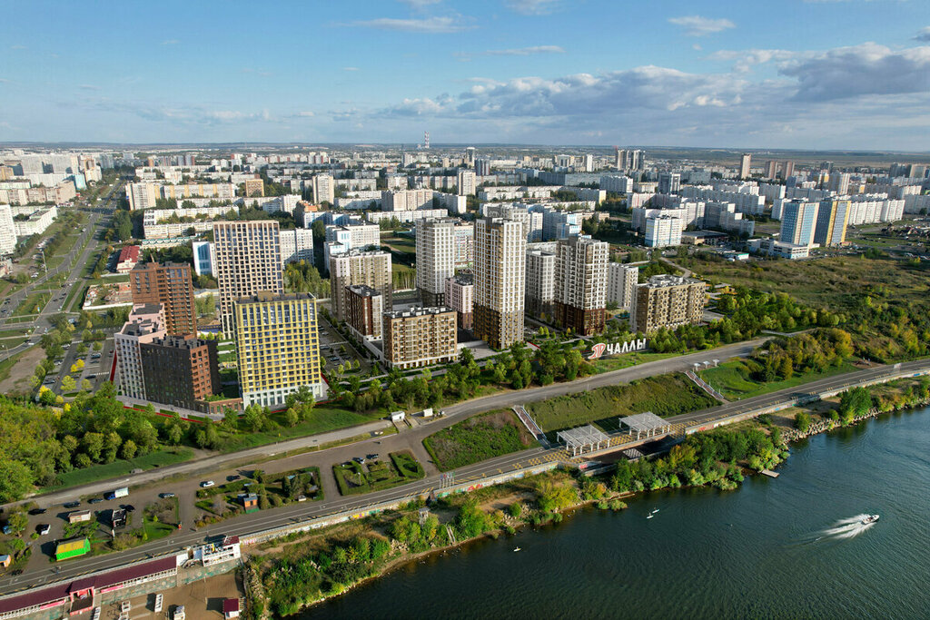 Konut blokları Премьер-квартал на набережной, Naberejniye Çelny (Yar Çallı), foto