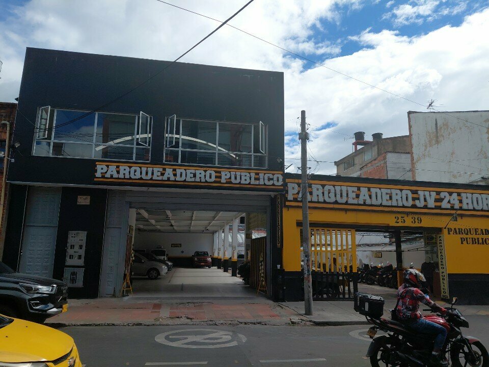 Otopark alanı Parqueadero Jv 24 horas, Bogota, foto