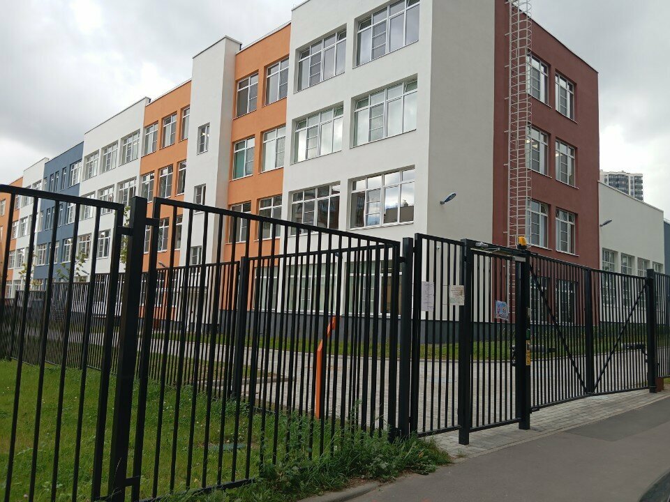 Ortaokul Школа № 635, Saint‑Petersburg, foto