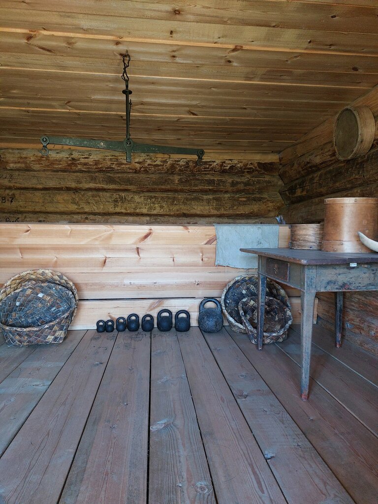 Turistik yerler Амбар из деревни Нинисельга, Karelya, foto