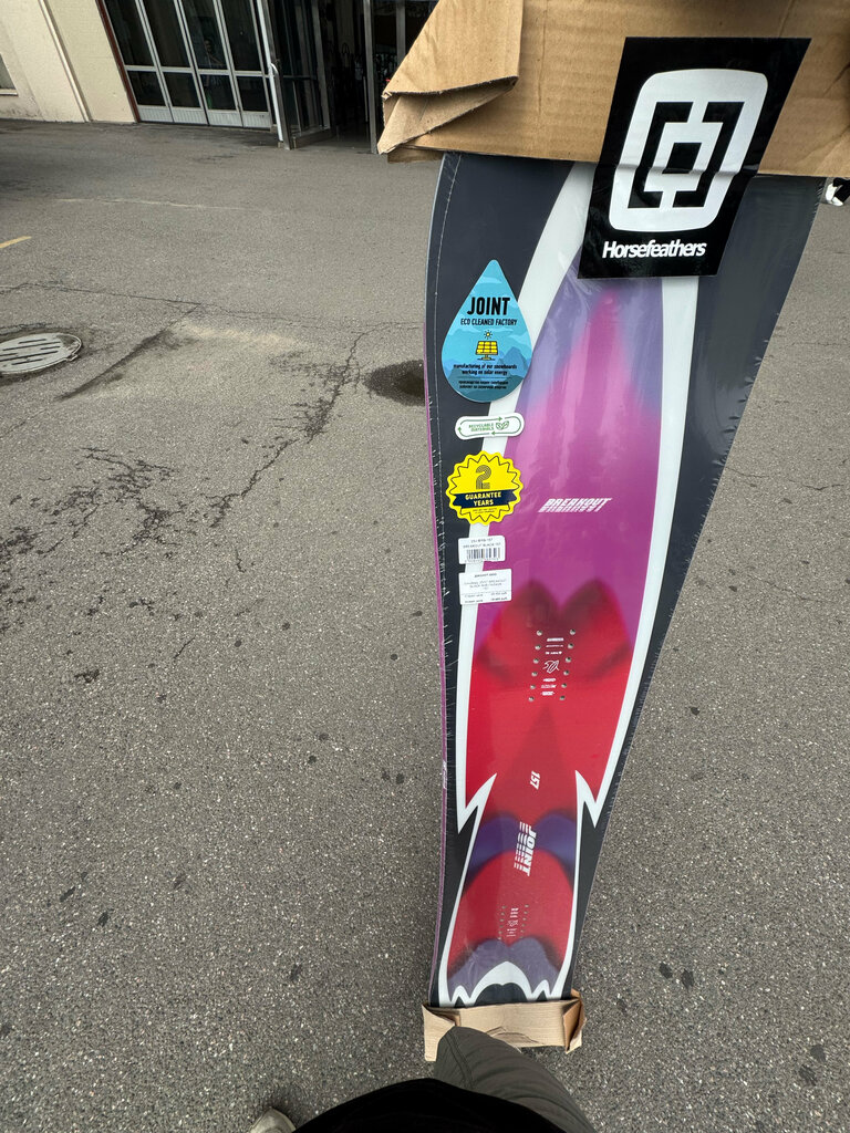 Fitness ve spor ekipmanı firmaları Joint snowboards, Saint‑Petersburg, foto