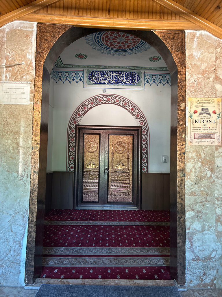 Cami Sanayi Cami, Bucak, foto