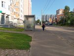 Микрорайон Катюшки (Katyushki Street No:52), toplu taşıma durağı  Lobnia'dan
