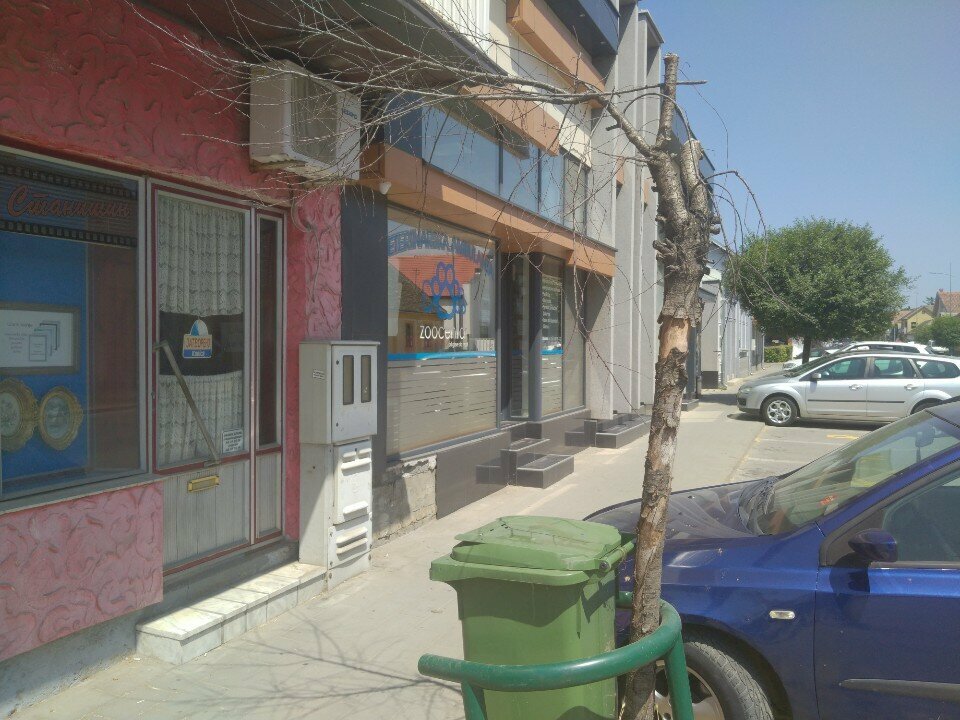 Veteriner klinikleri Veterinarska Ambulanta i Trgovina Zoo Centar Plus, Güney Backa İlçesi, foto