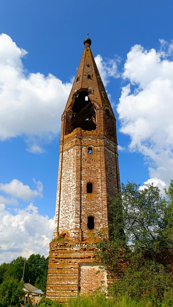 Ortodoks kiliseleri Tserkov Uspeniya Presvyatoy Bogoroditsy V Sotnitsakh, İvanovskaya oblastı, foto