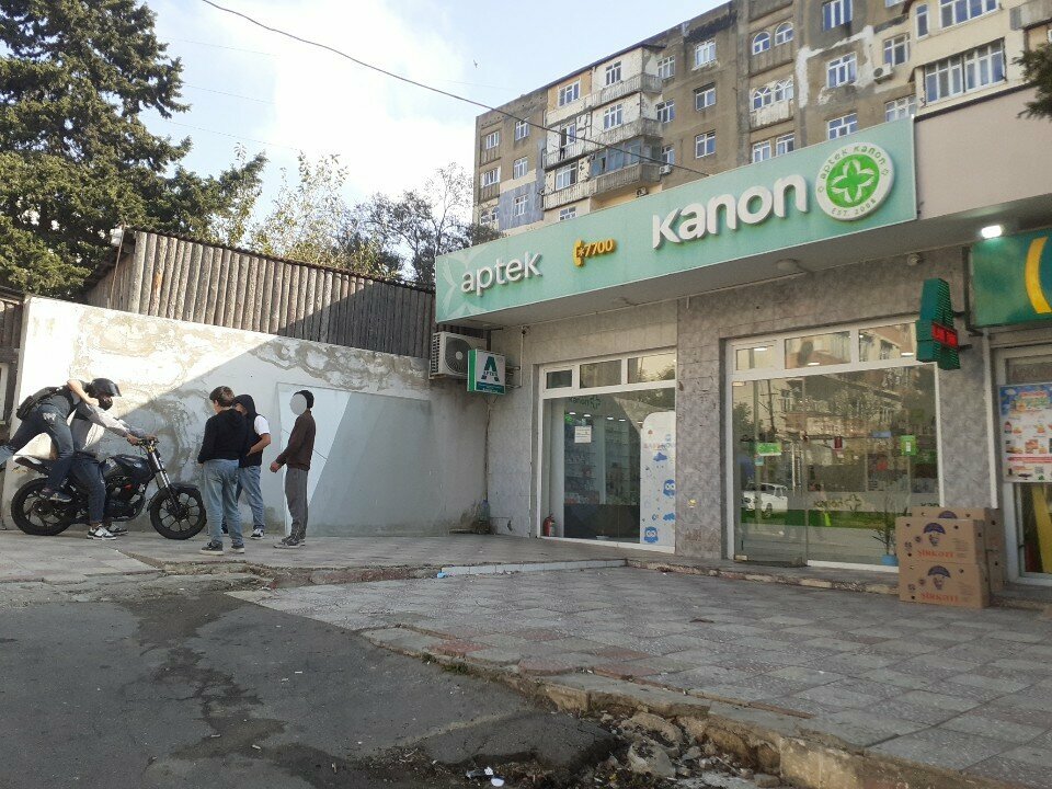 Eczaneler Kanon, Bakü, foto