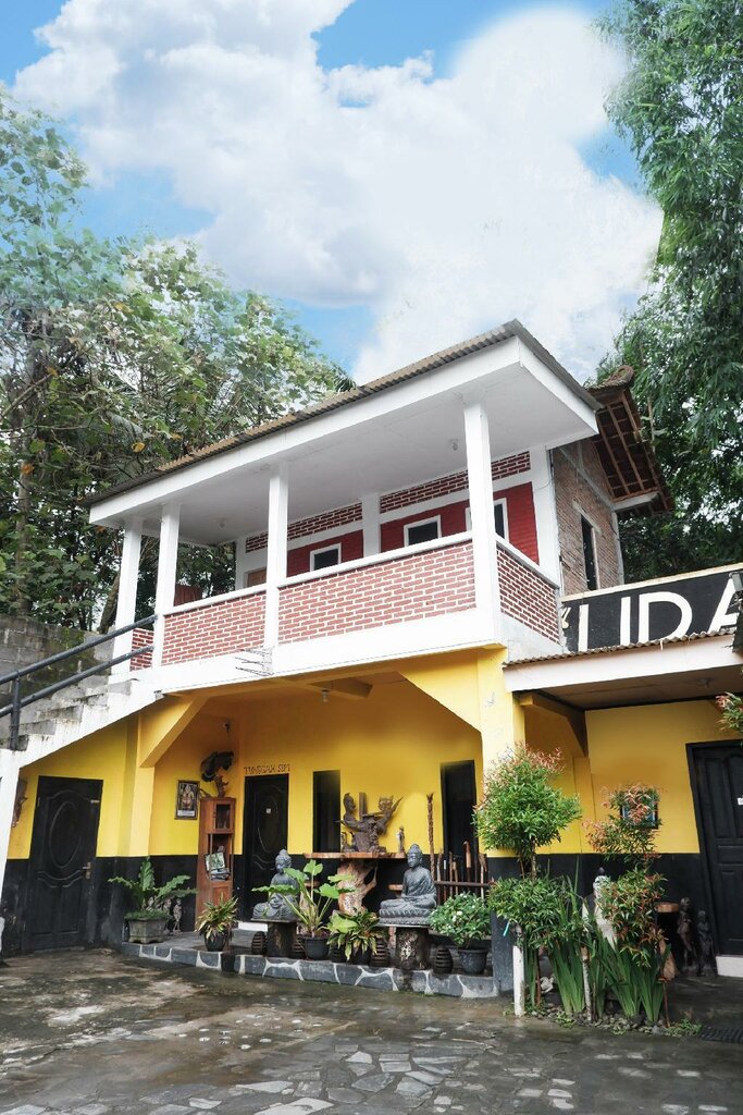Otel Oyo 598 Udan Mas Guesthouse & Gallery, , foto