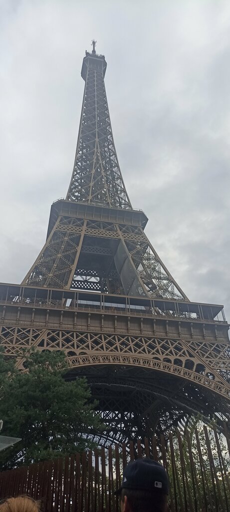 Dekorasyon ve süsleme, onur panosu Sculpture of the Eiffel Tower, Riazan, foto