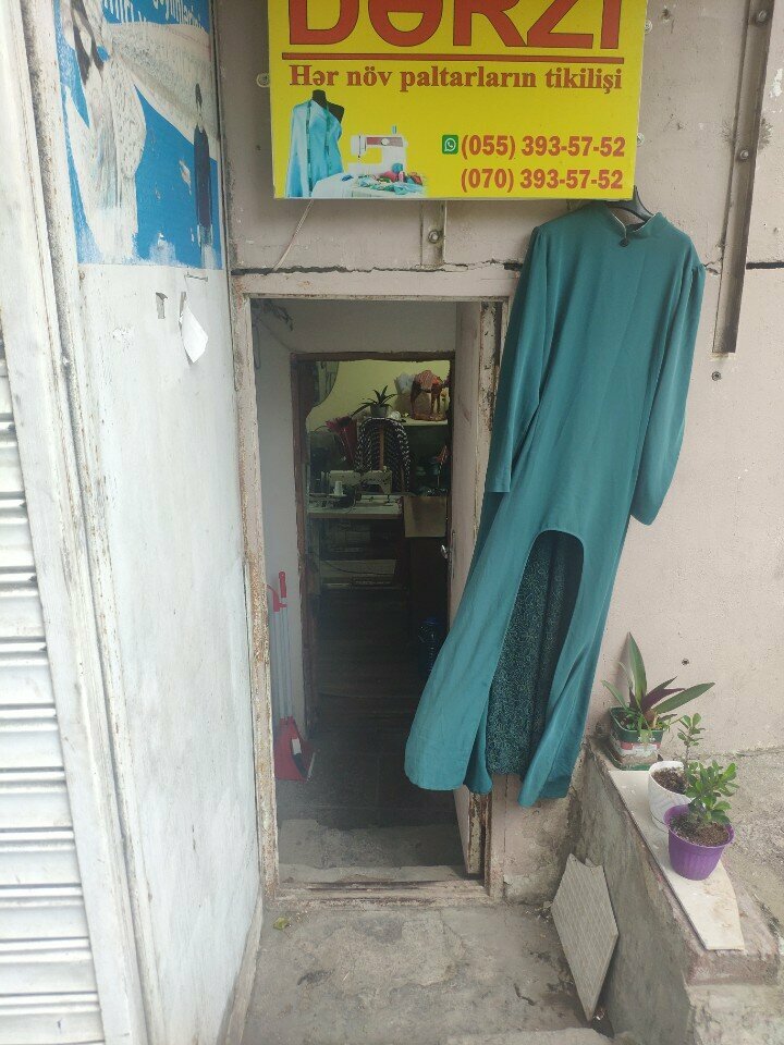 Kıyafet tamiri Dərzi, Bakü, foto