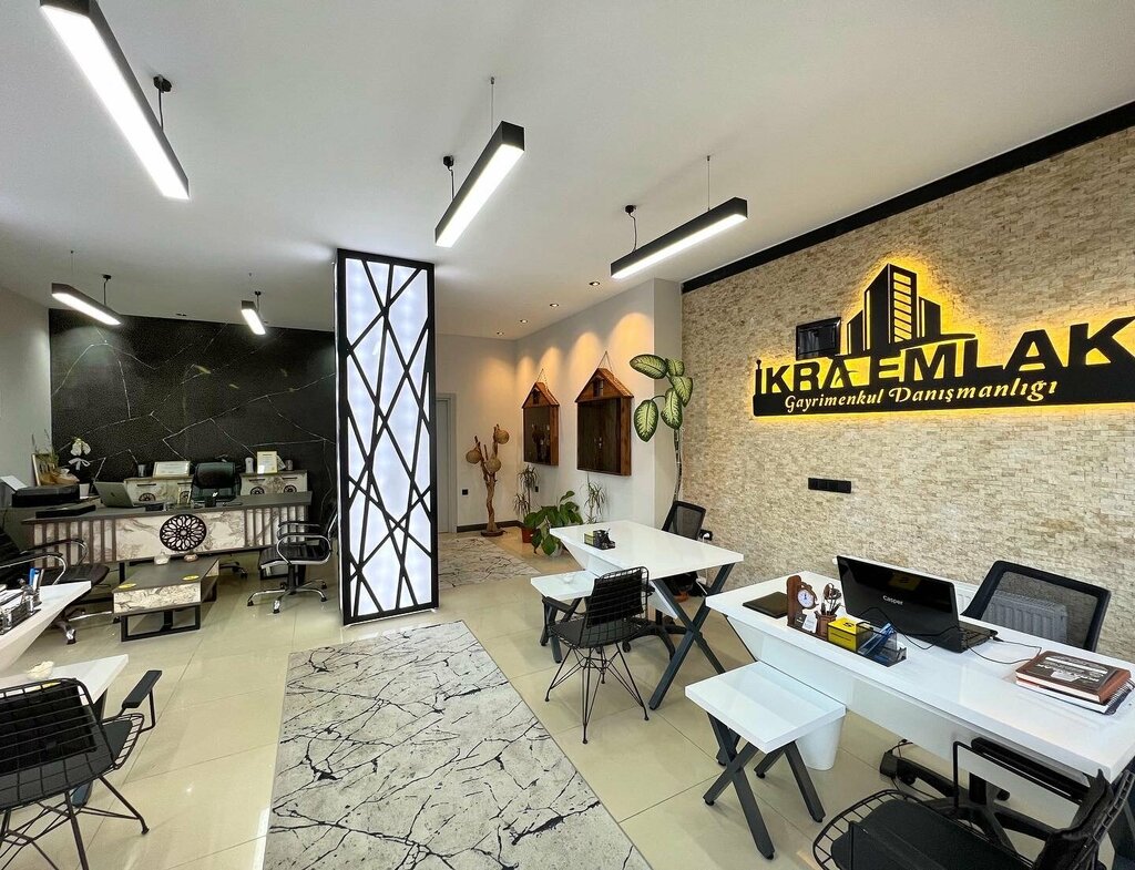 Emlak ofisi İkra Emlak, İstanbul, foto