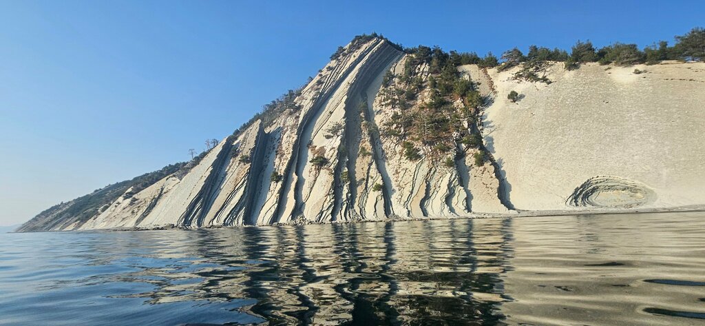 Dağ zirvesi Скала Утюг, Krasnodarski krayı, foto