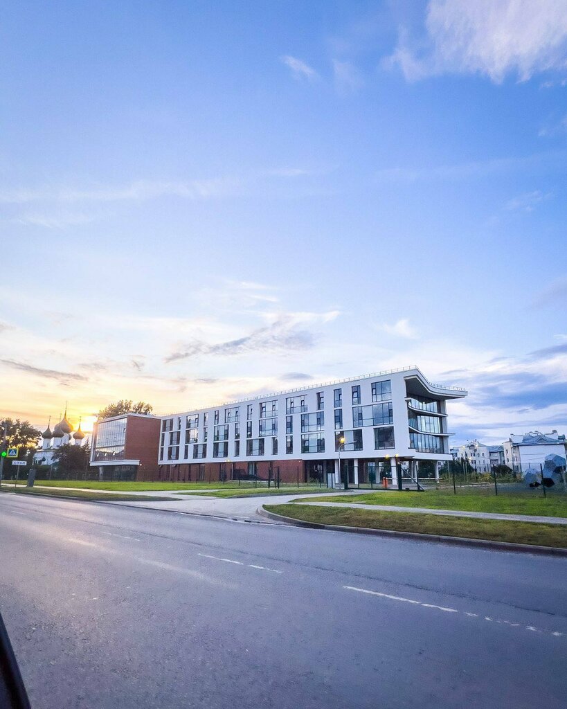 Ortaokul School, Yaroslavl, foto