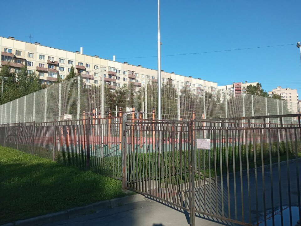 Stadyum Школьный стадион, Saint‑Petersburg, foto