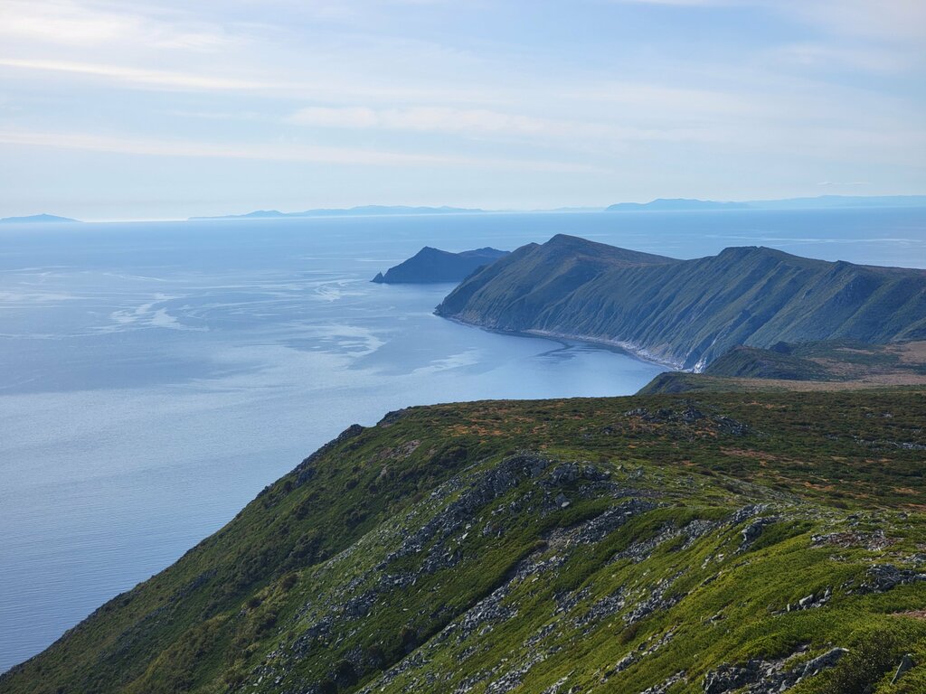 Dağ zirvesi Сопка Остроконечная, Magadan Bölgesi, foto