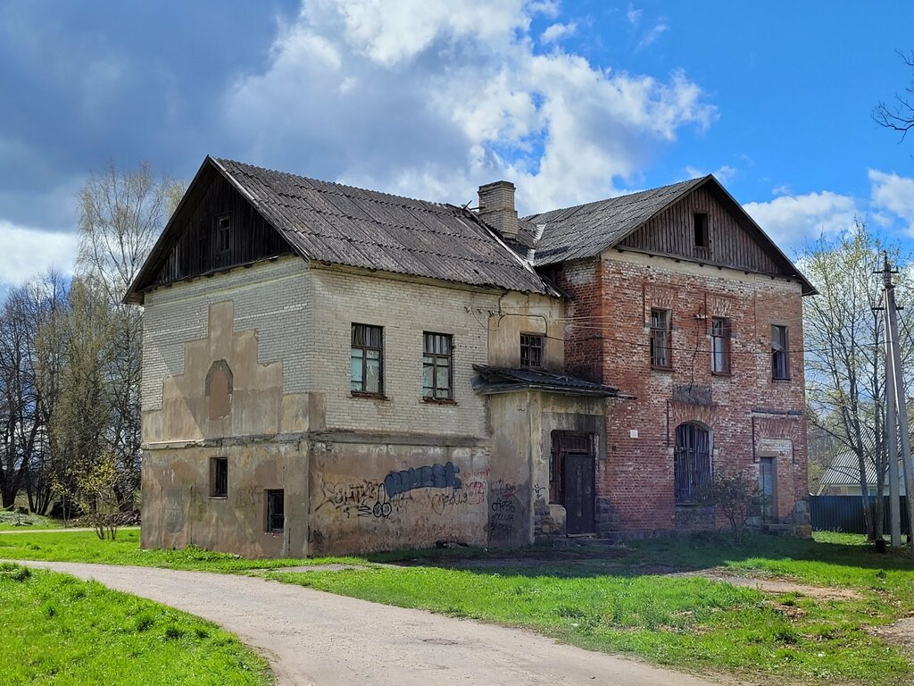 Turistik yerler Молочная ферма усадьбы Е.А. Елисеевой, Saint‑Petersburg ve Leningradskaya oblastı, foto