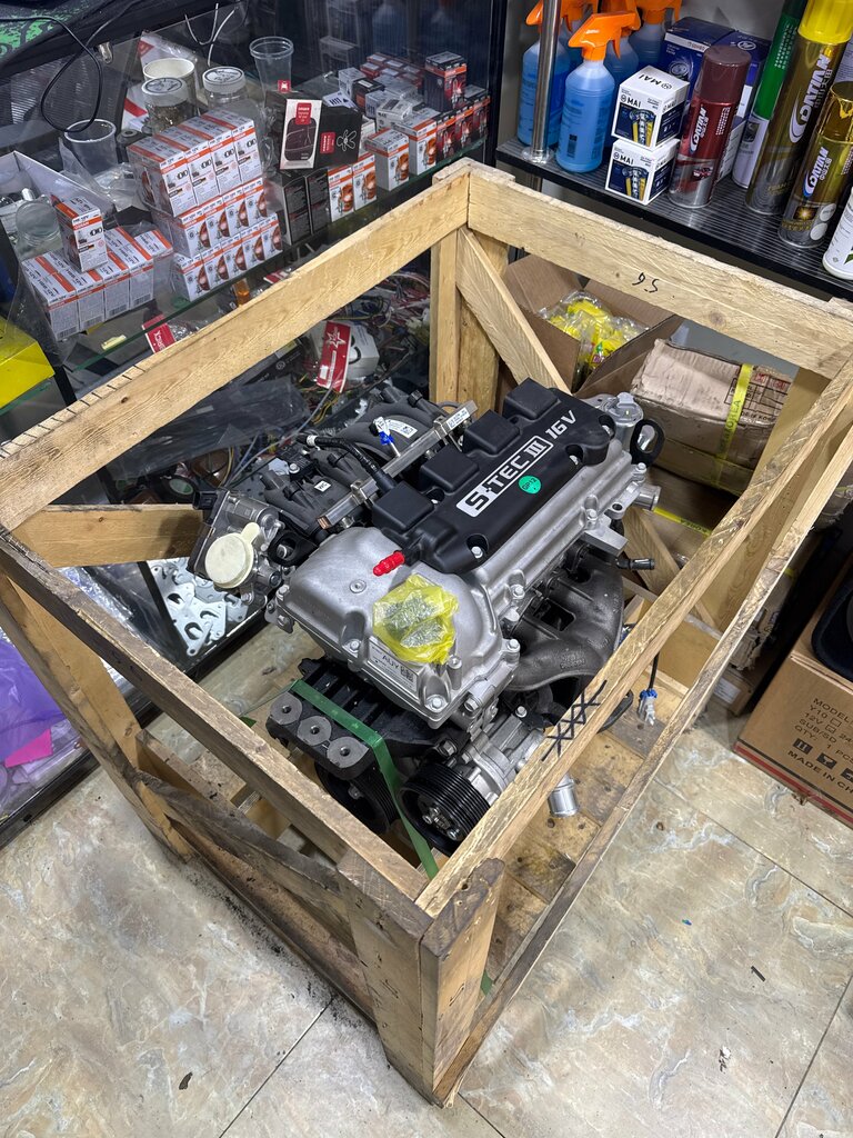 Otomobil yedek parçaları Dvigatel Auto Parts, Kokand, foto