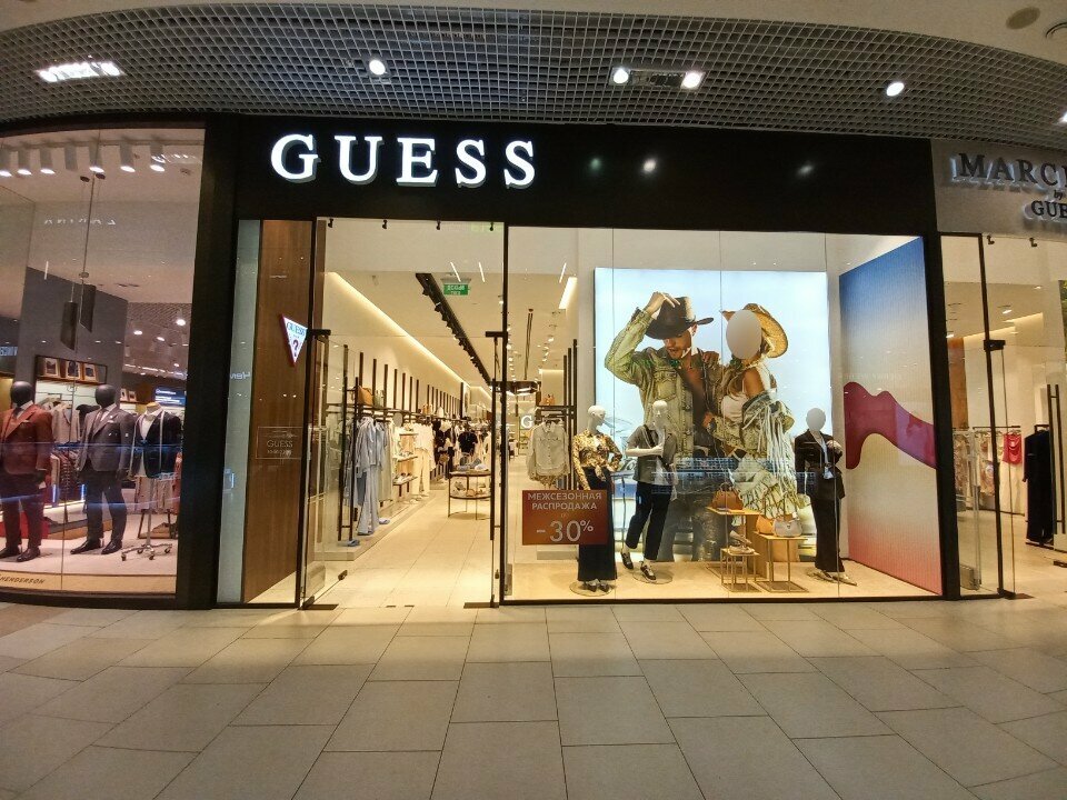 Giyim mağazası Guess, Soçi, foto