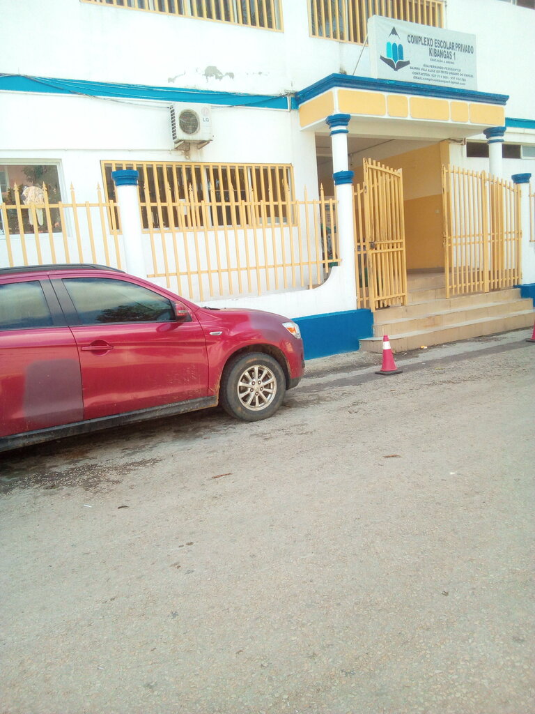 Ortaokul Kibangas, Loanda, foto