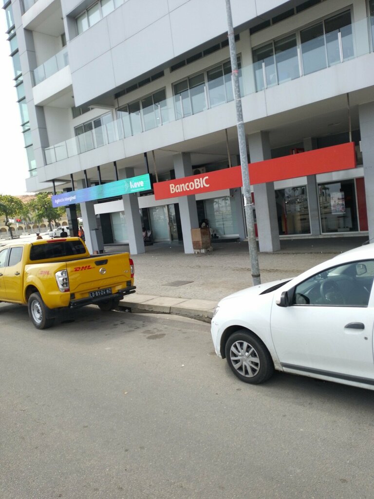 Banka Banco Bic, Loanda, foto