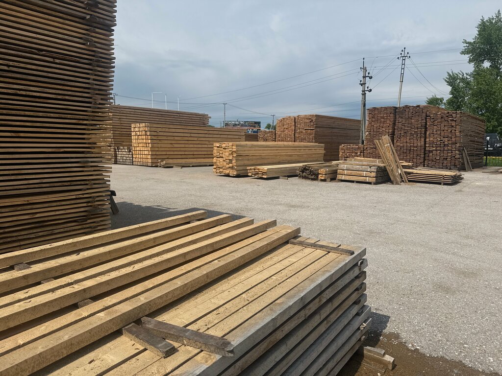 Kereste üretim ve satış şirketleri Лесоторговая база, Novosibirskaya oblastı, foto