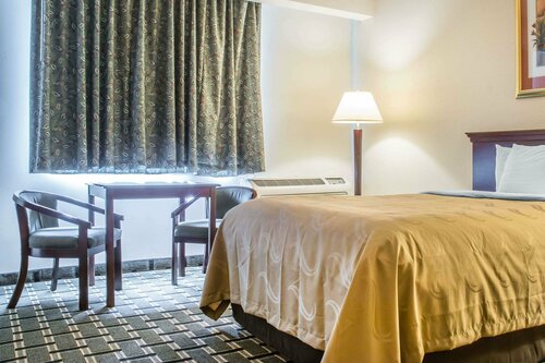 Otel Quality Inn & Suites Palm Island Indoor Waterpark, New York Eyaleti, foto