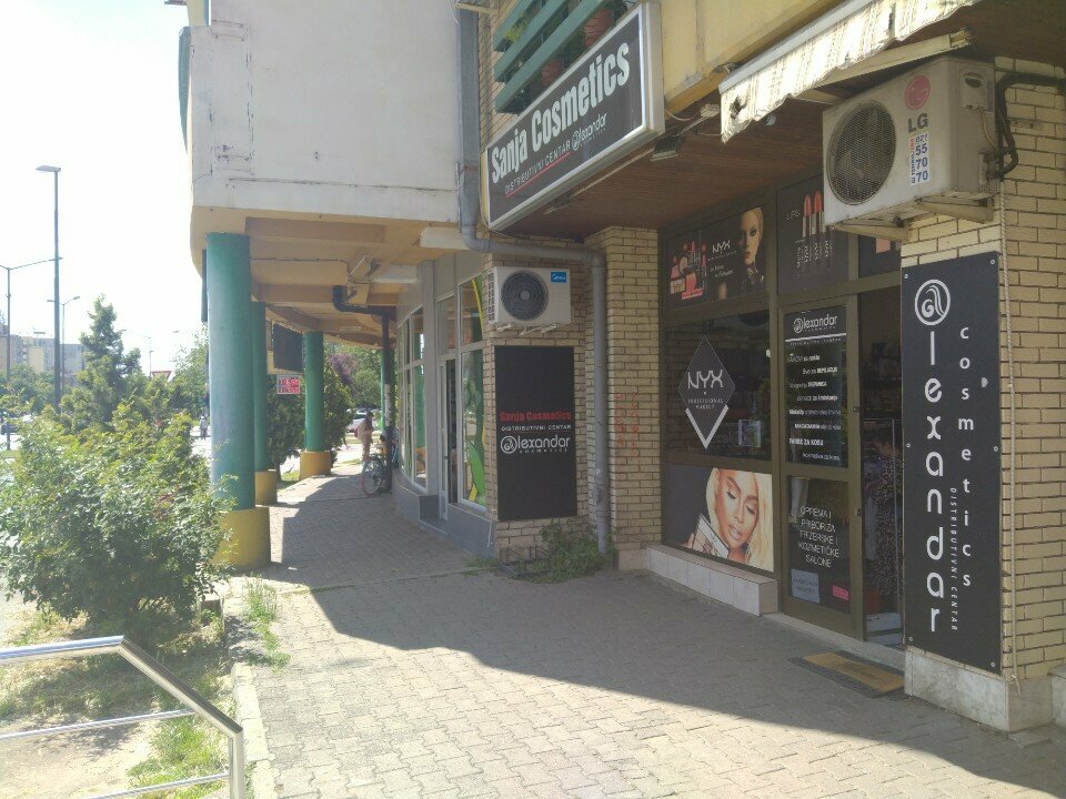 Kozmetik ve parfümeri mağazaları Alexandar, Novi Sad, foto