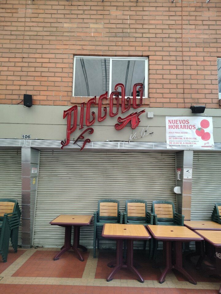 Bar Pizzas Piccolo, Medellin, foto