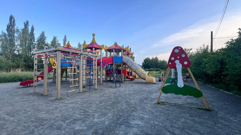 Oyun alanı Playground, Altayski krayı, foto
