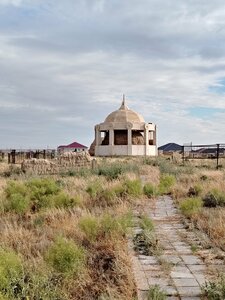 Kulsary Mausoleum (Atyraý oblysy, Jylyoı aýdany, Kulsary, Qulsary ata qorymy), turistik yerler  Kulsarı'dan