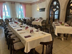 Vkys (Vozneseniya Square No:2), restoran  Velikie Luky'den