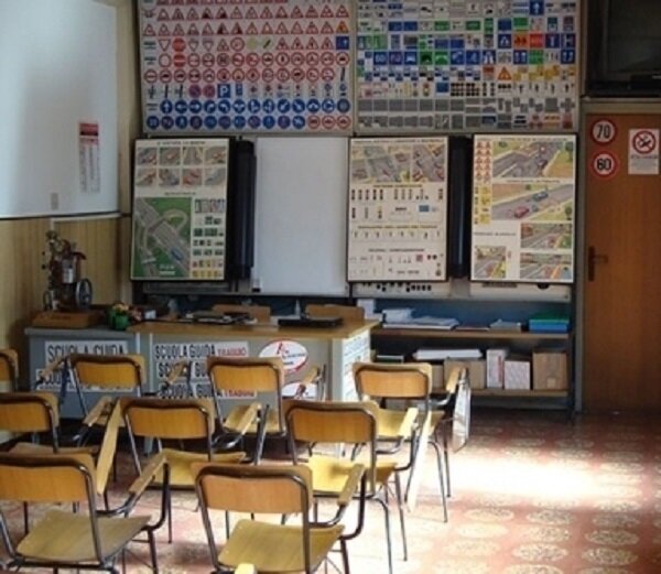 Sürücü kursları Autoscuola Trabuio Agenzia Pratiche Auto, Dünya, foto