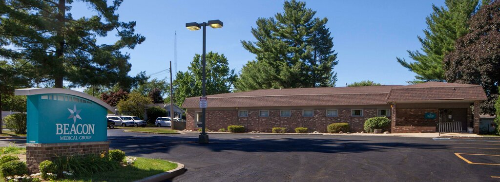 Tıp merkezleri ve klinikler Janet Kercher, Fnp - Beacon Medical Group Middlebury, İndiana Eyaleti, foto