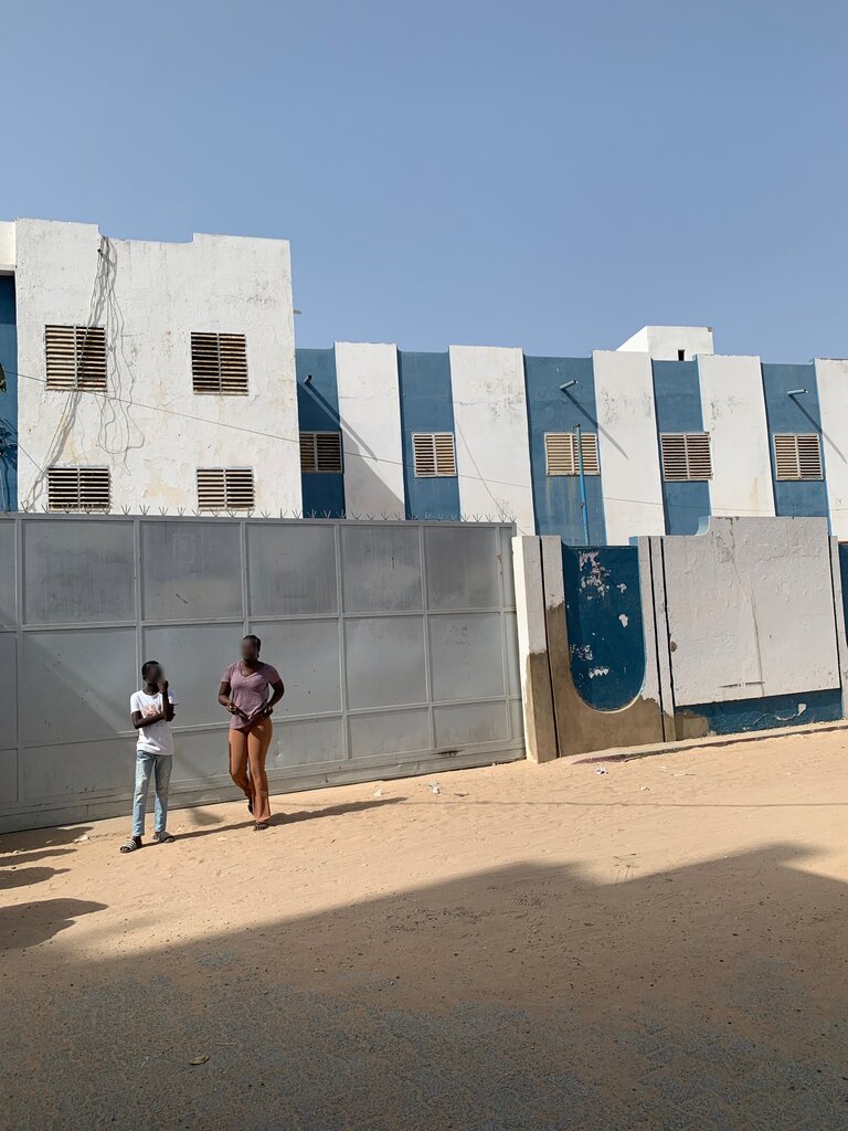 Ortaokul Cours Secondaire Parcelles Assainies, Dakar, foto