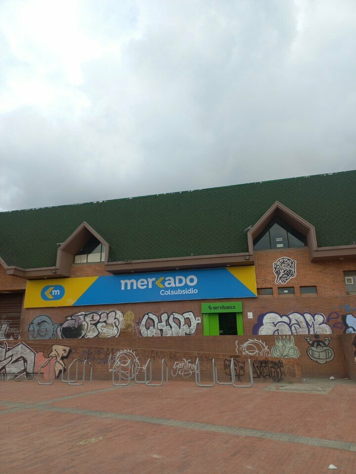 Süpermarket Colsubsidio 1 de Mayo, Bogota, foto
