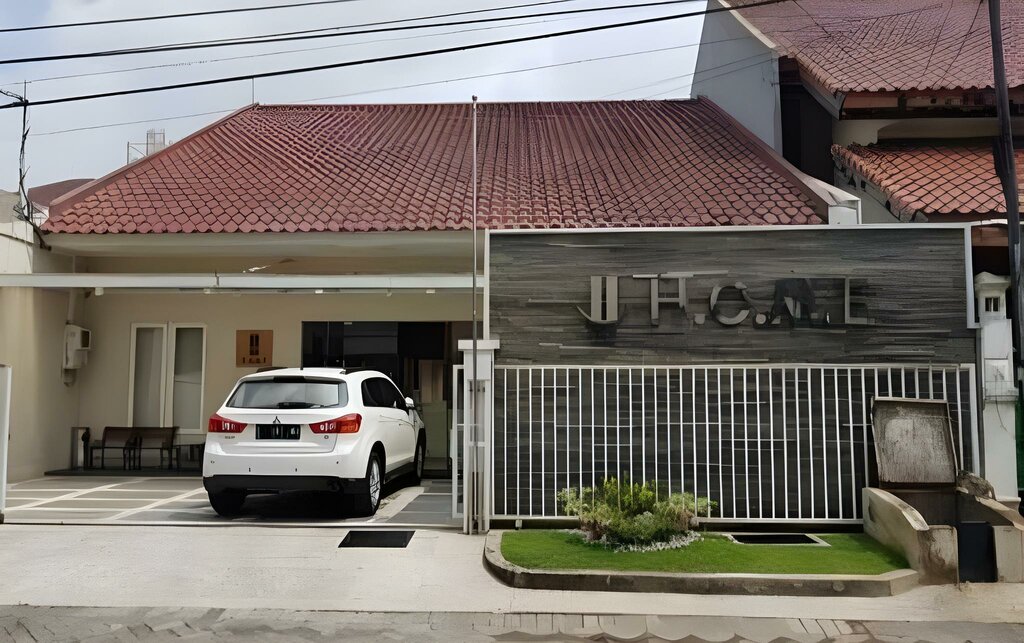 Otel RedDoorz near Plaza Marina, Surabaya, foto