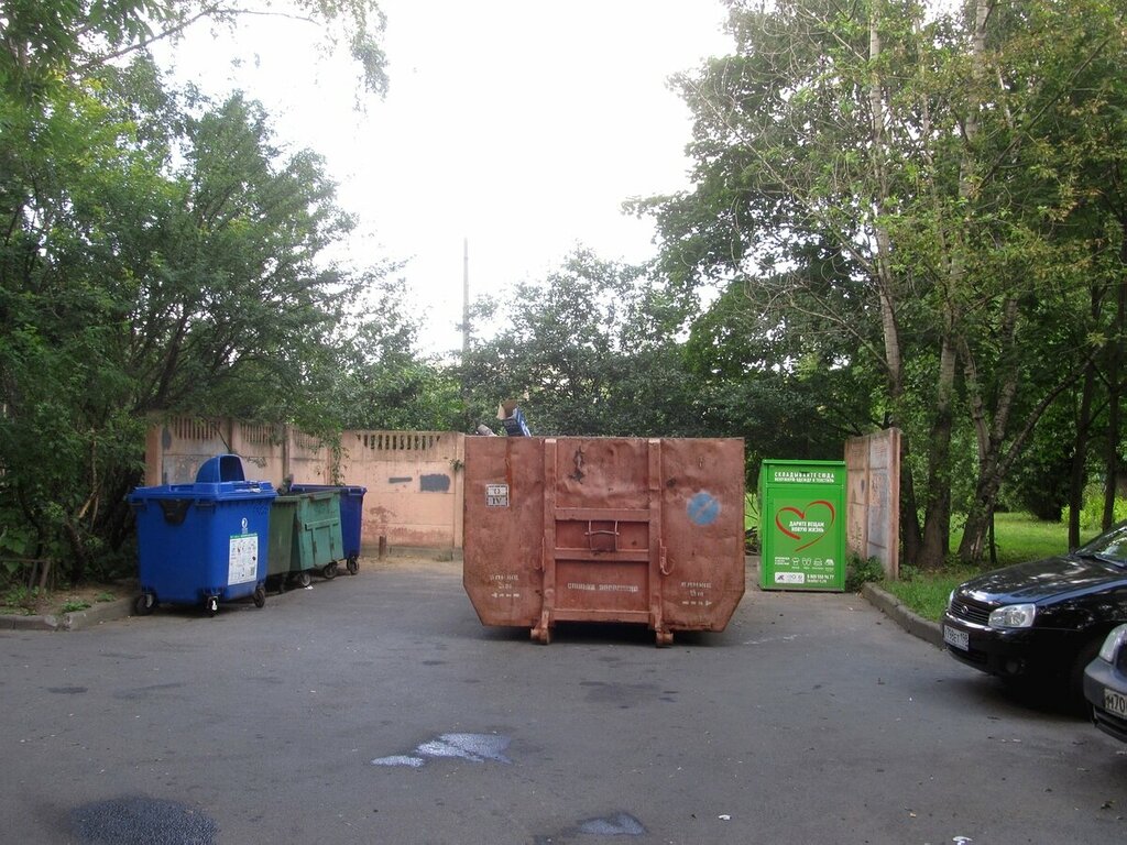 Çöp alanları Trash and garbage disposal area, Saint‑Petersburg, foto