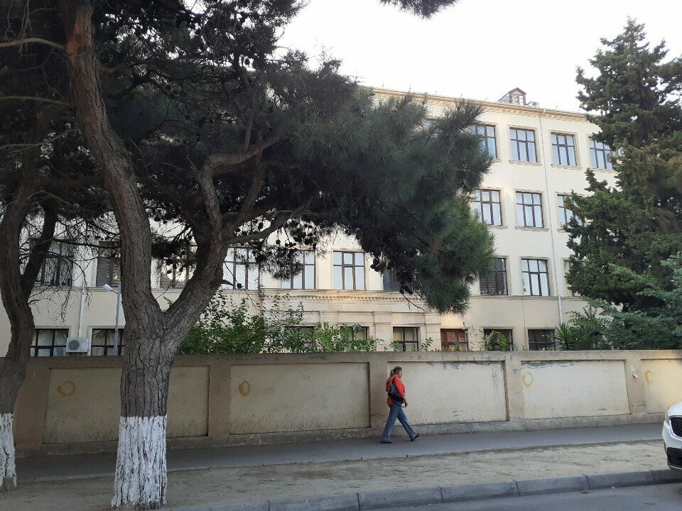 Lise Kimya Biologiya Temayullu Respublika Liseyi, Bakü, foto