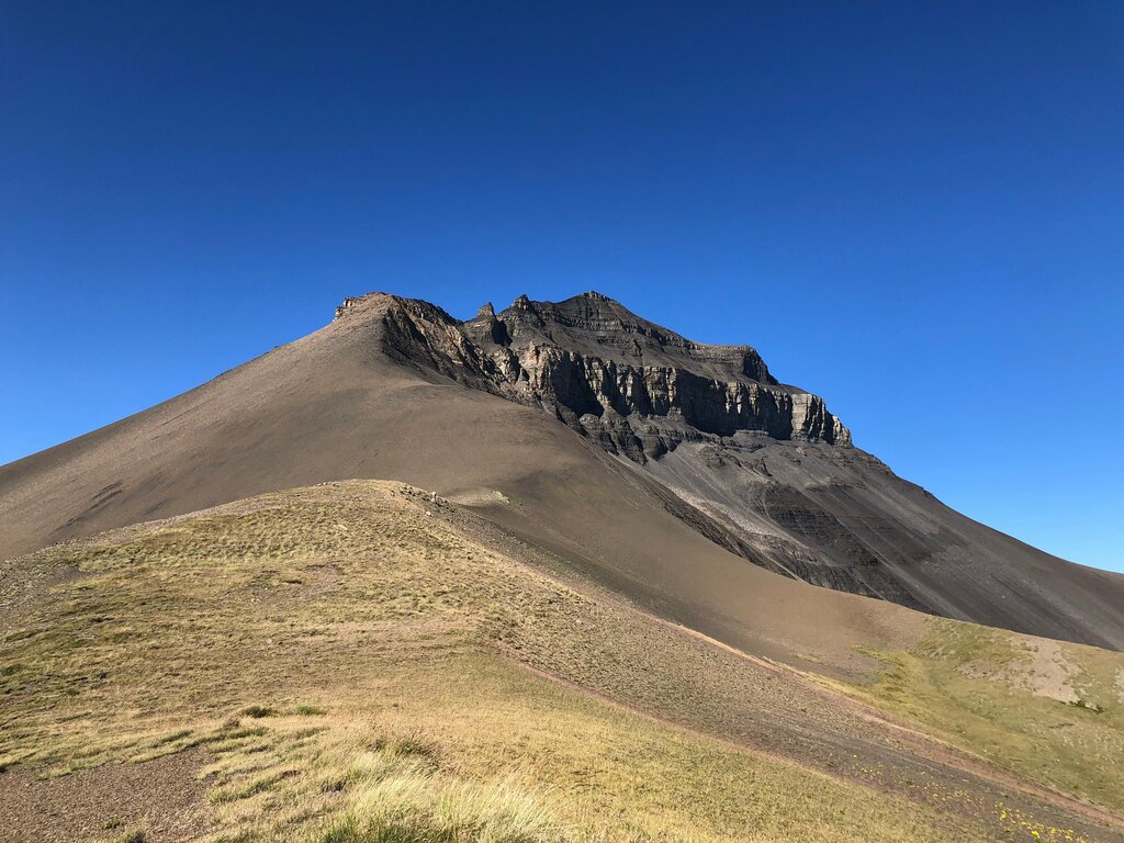 Dağ zirvesi Гора Цокульдаг, Dağıstan, foto