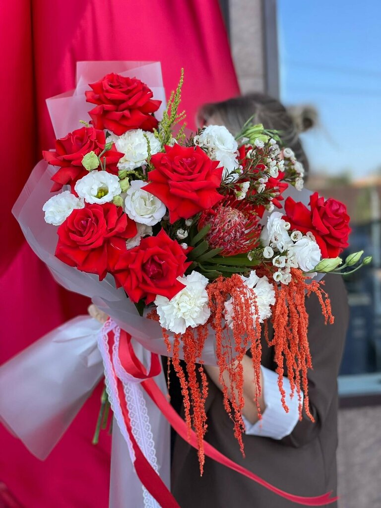 Çiçek teslimatı Iskusheniye tsvetom, Feodosya (Kefe), foto