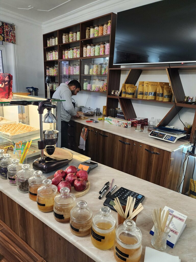 Pasta, şekerleme ve tatlı ShekerBura Sweet&Honey House, Bakü, foto
