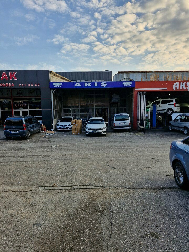Otomobil yedek parçaları Ariş Oto Ford, Antalya, foto