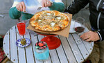 Kırmızı Ardıç Kuşu Cafe (İzmir, Çeşme, Alaçatı Mah., 11005/1 Sok.), pizzacılar  Çeşme'den