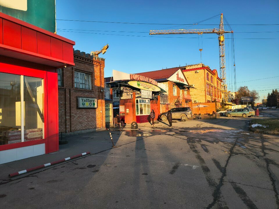 Yapı malzemeleri pazarı Строительный рынок, Vladikavkaz, foto