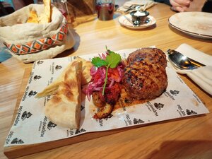 Pro. Khinkali (ulitsa Truda No:181, Chelyabinsk), restoran  Çeliabinsk'ten