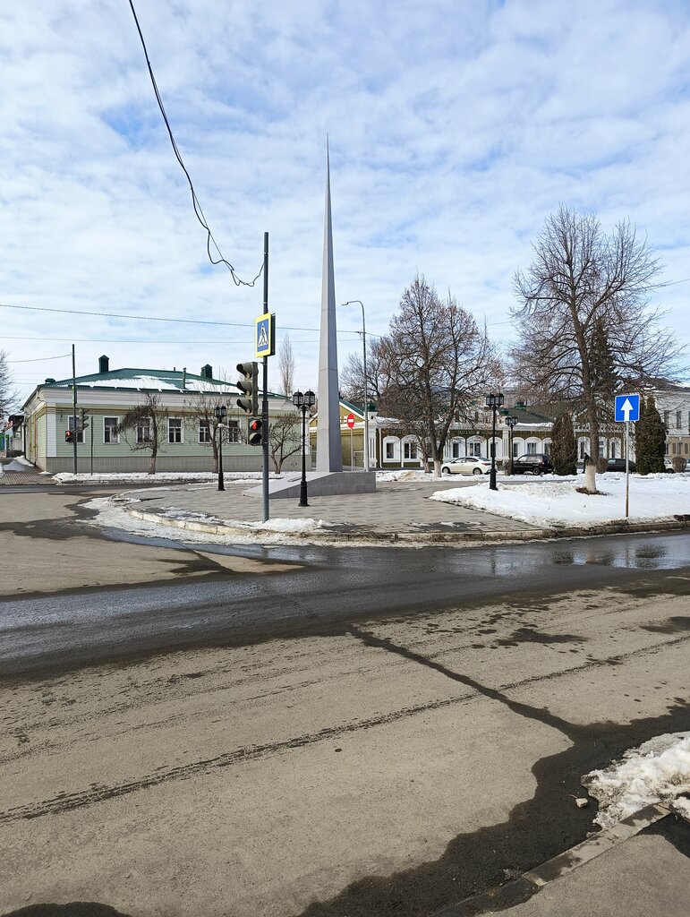 Anıt, heykel Борцам за становление Советской власти в Усманском районе, Usman, foto