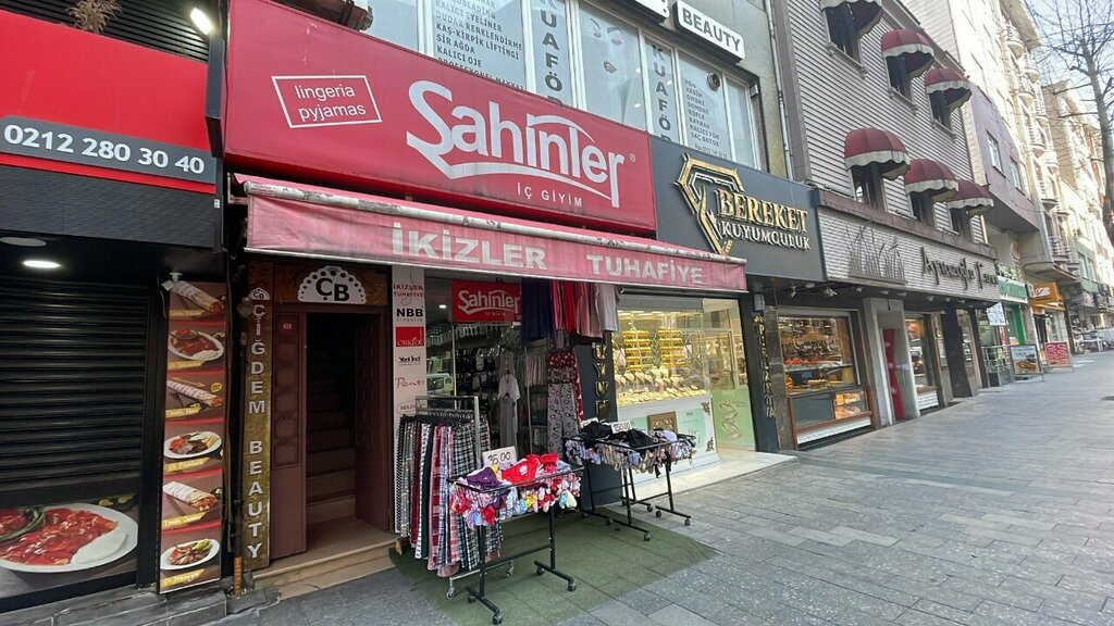 i̇ç giyim ve mayo mağazası Şahinler İç Giyim, İstanbul, foto