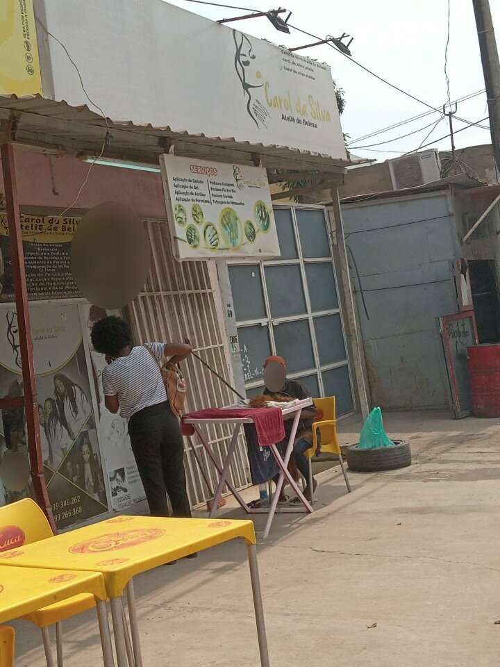 Güzellik salonu Salão de Belezae Barbearia Três Rainhas, Loanda, foto