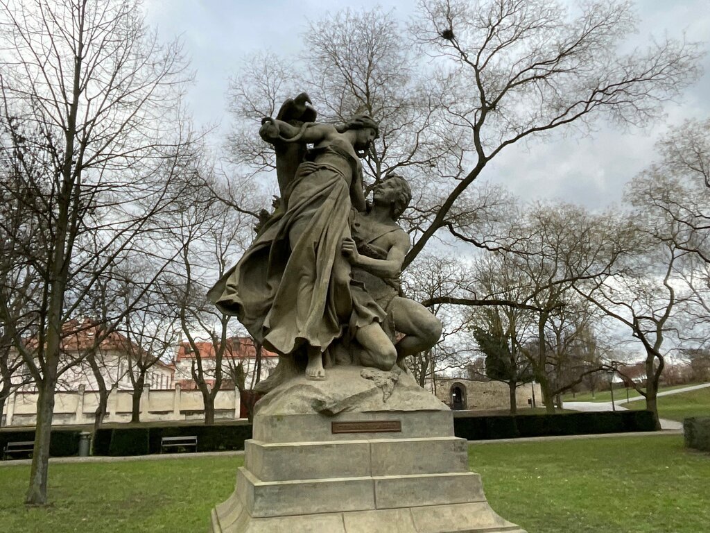 Park, sokak heykeli Ctirad a Šárka, Prag, foto