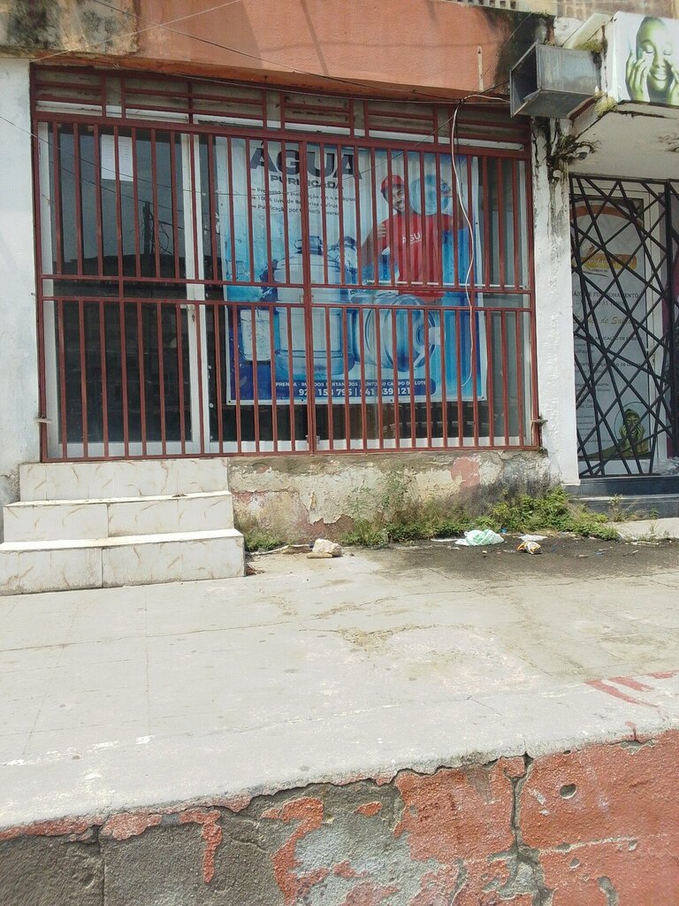 Su satışı Depósito de água, Loanda, foto