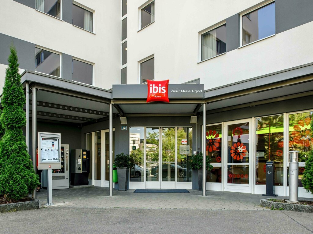 Otel ibis Zurich Messe Airport, Tsurikh, foto